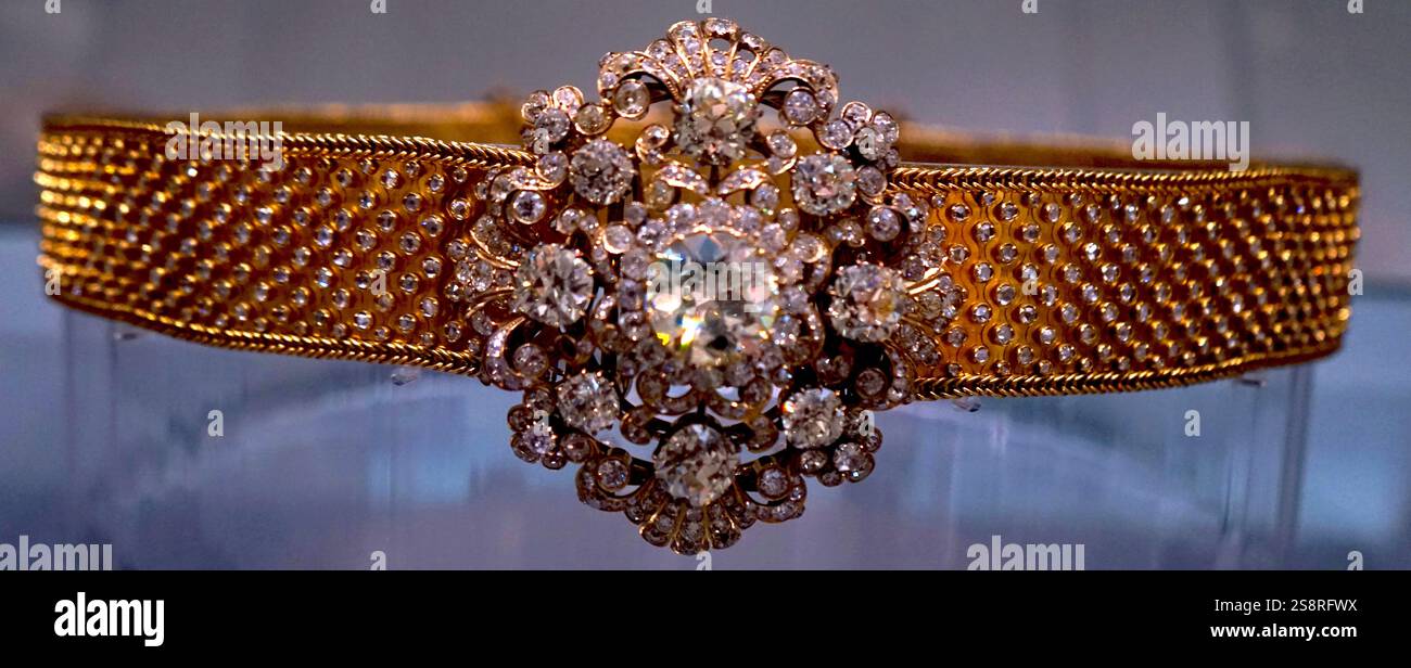 Thai Royal Belt; Late 1890's. The queen wore this belt and accompanying ...