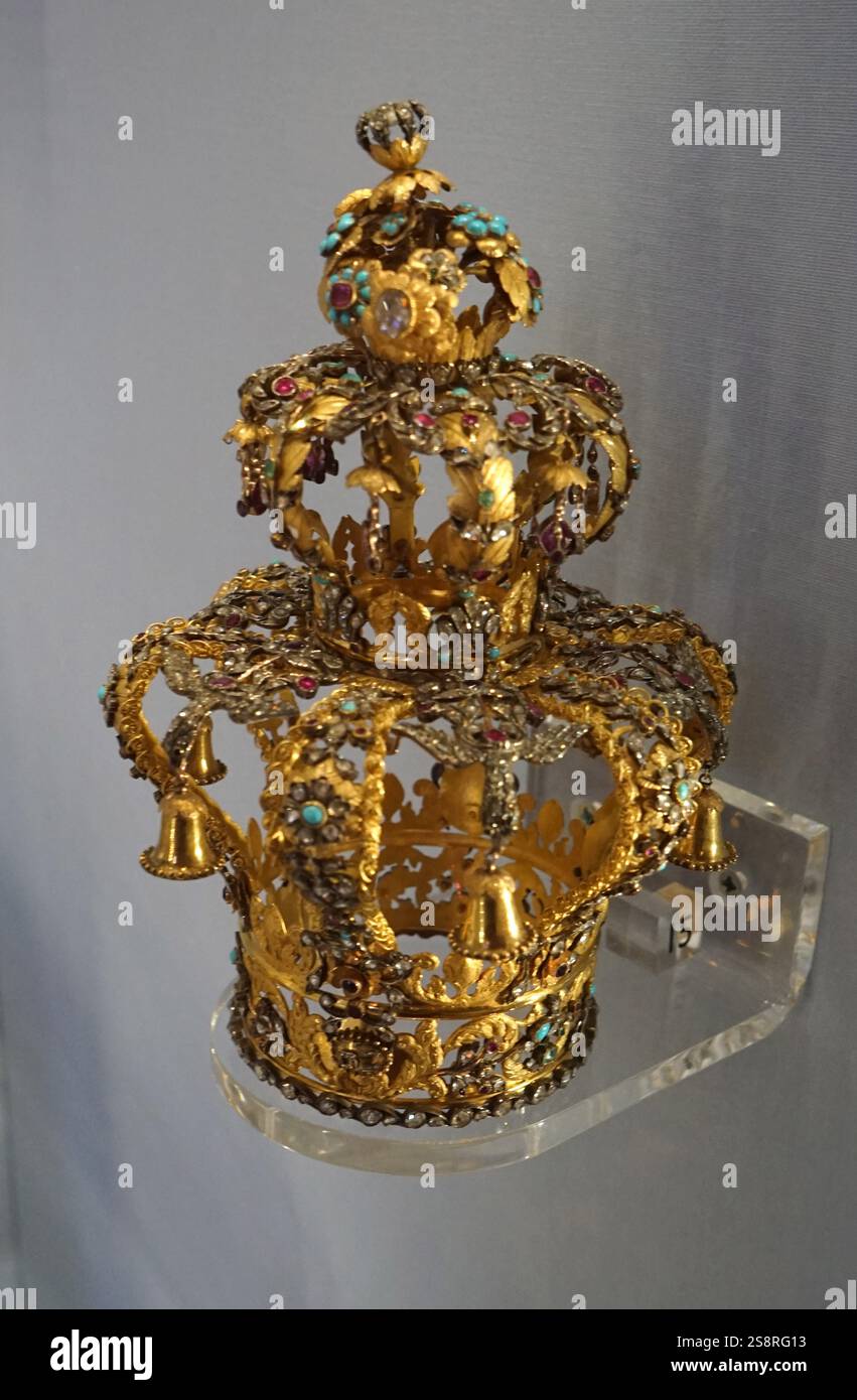 Gold Torah Crown which is thought to have come from the court of the ...