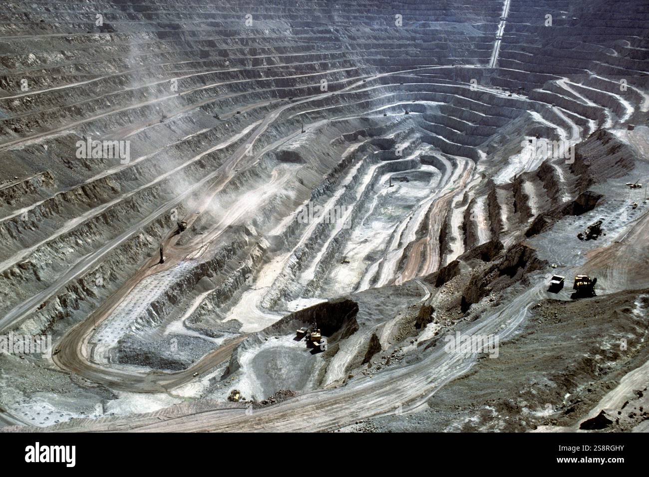 America. Chile. Chuquicamata. Copper. Open Pit Copper Mine Stock Photo - Alamy