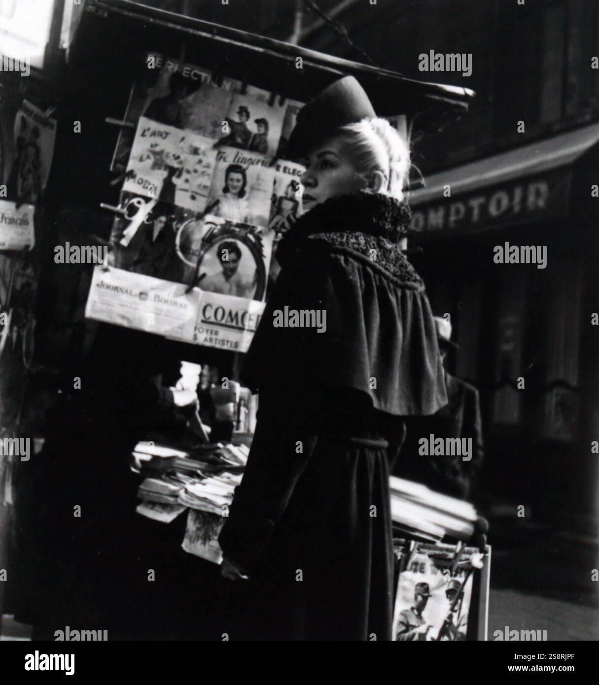 Hitler pose hi-res stock photography and images - Alamy