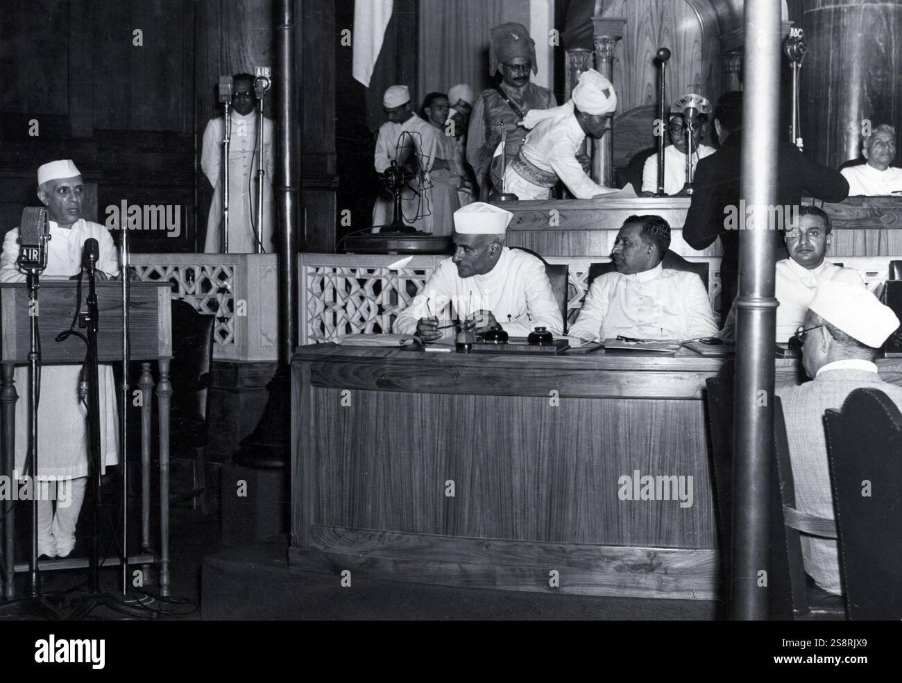 Jawaharlal Nehru and Lord Mountbatten at the declaration of Indian ...