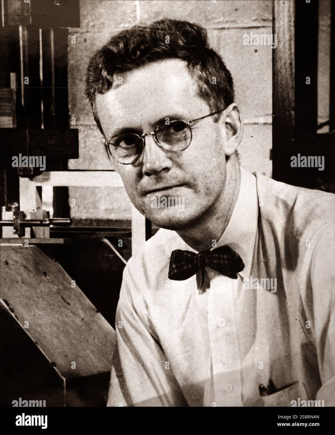 Photograph of Edward Mills Purcell (1912-1997) an American physicist ...