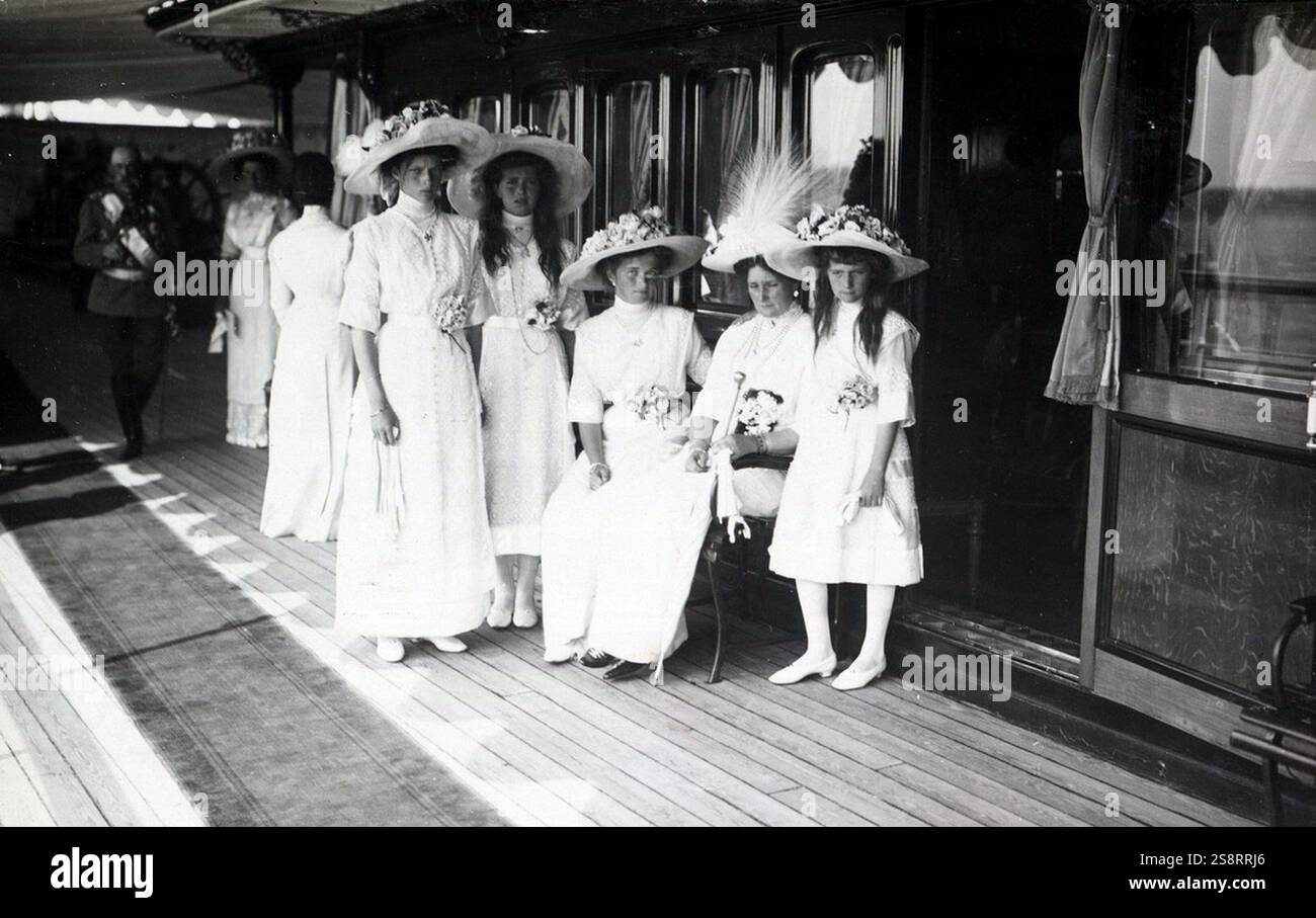 Romanov royal family, 1912. Alexandra Feodorovna the Empress consort ...