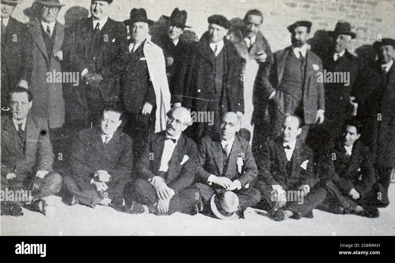 A group of Spanish revolutionary men in Madrid, 1930 Stock Photo - Alamy