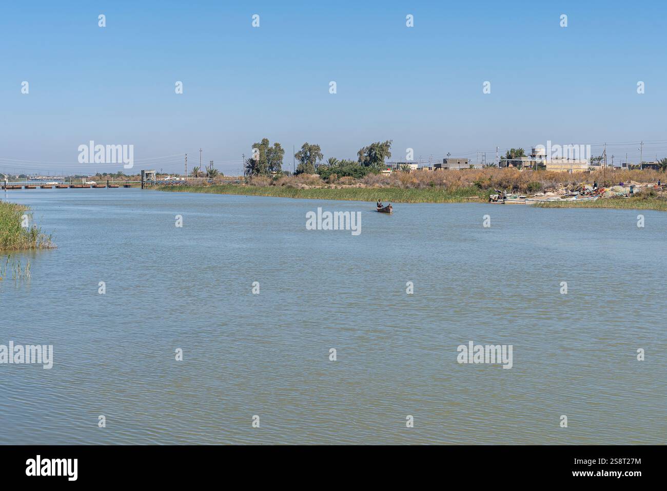 Basra river hi-res stock photography and images - Alamy