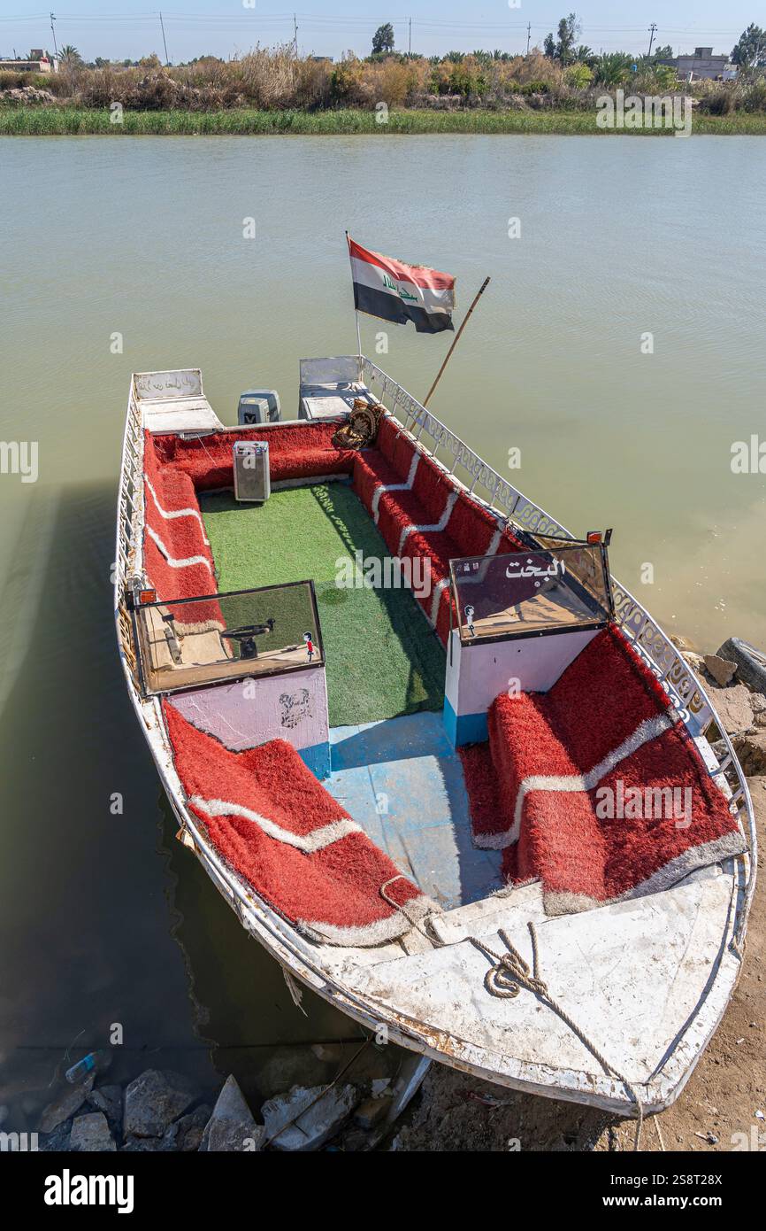 Motorboat on the Shatt al-Arab river, Basra, Iraq Stock Photo - Alamy
