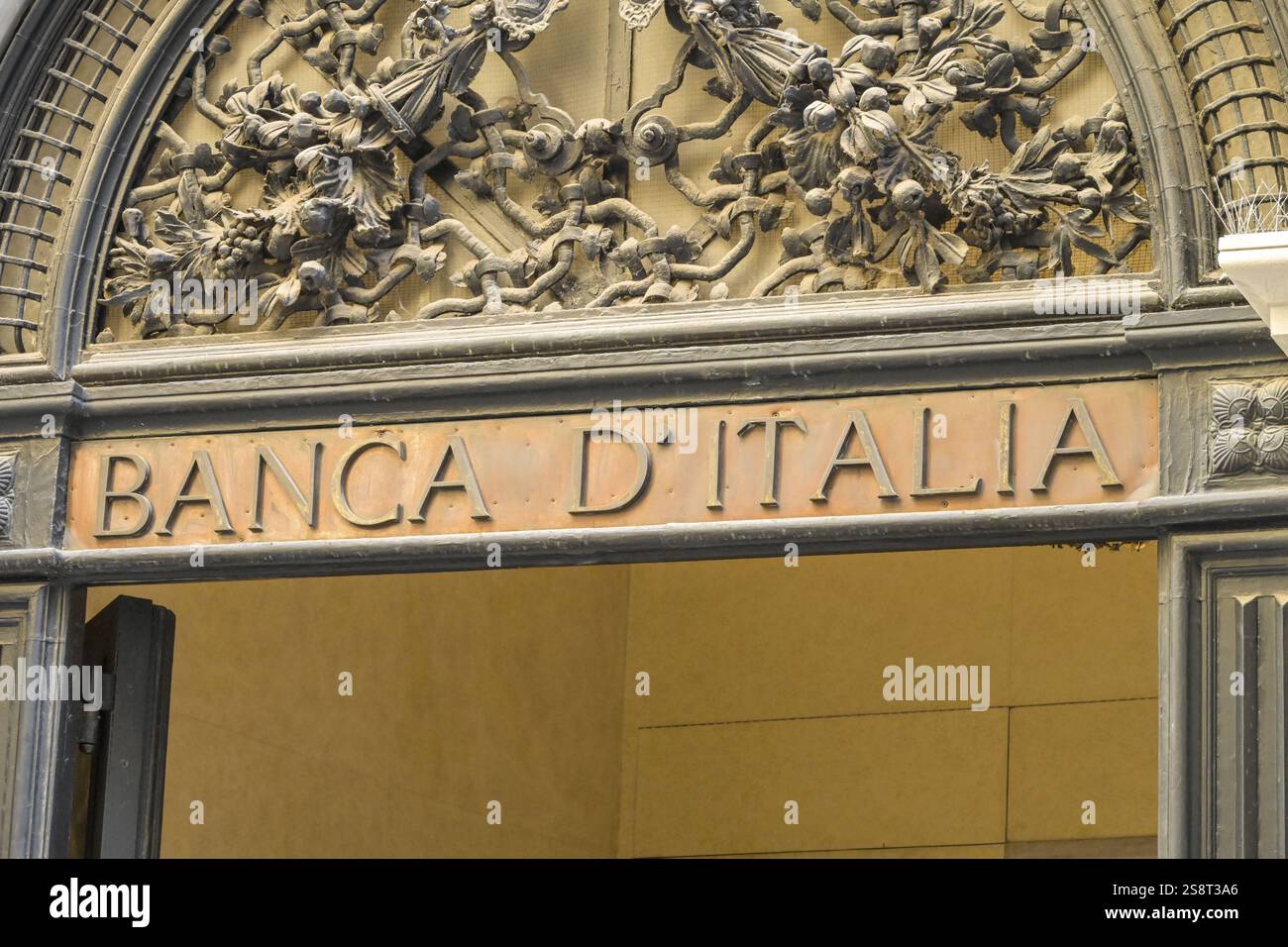 Veneto banca building hi-res stock photography and images - Alamy