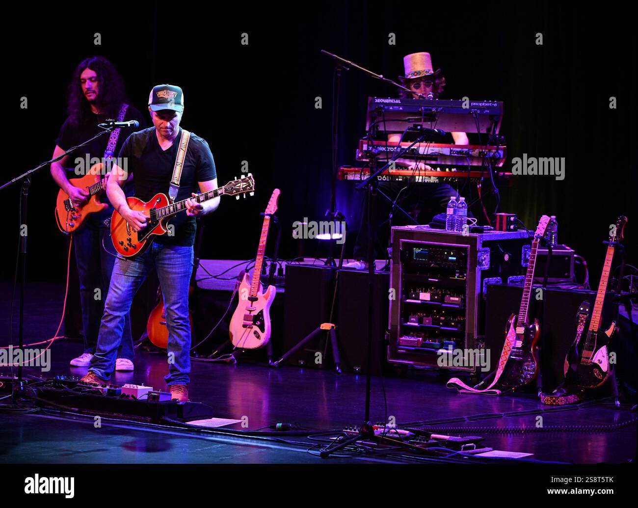 Fort Lauderdale, FL, USA. 22nd Jan, 2025. Dweezil Zappa and band ...