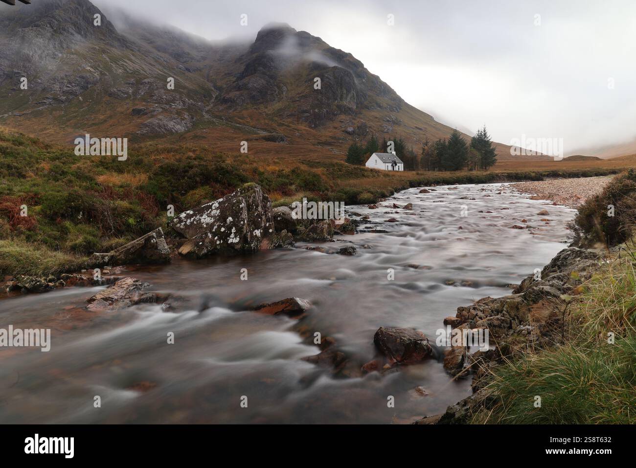 Scotland, Glencoe. The White wee house (Lagangarbh Hut Stock Photo - Alamy