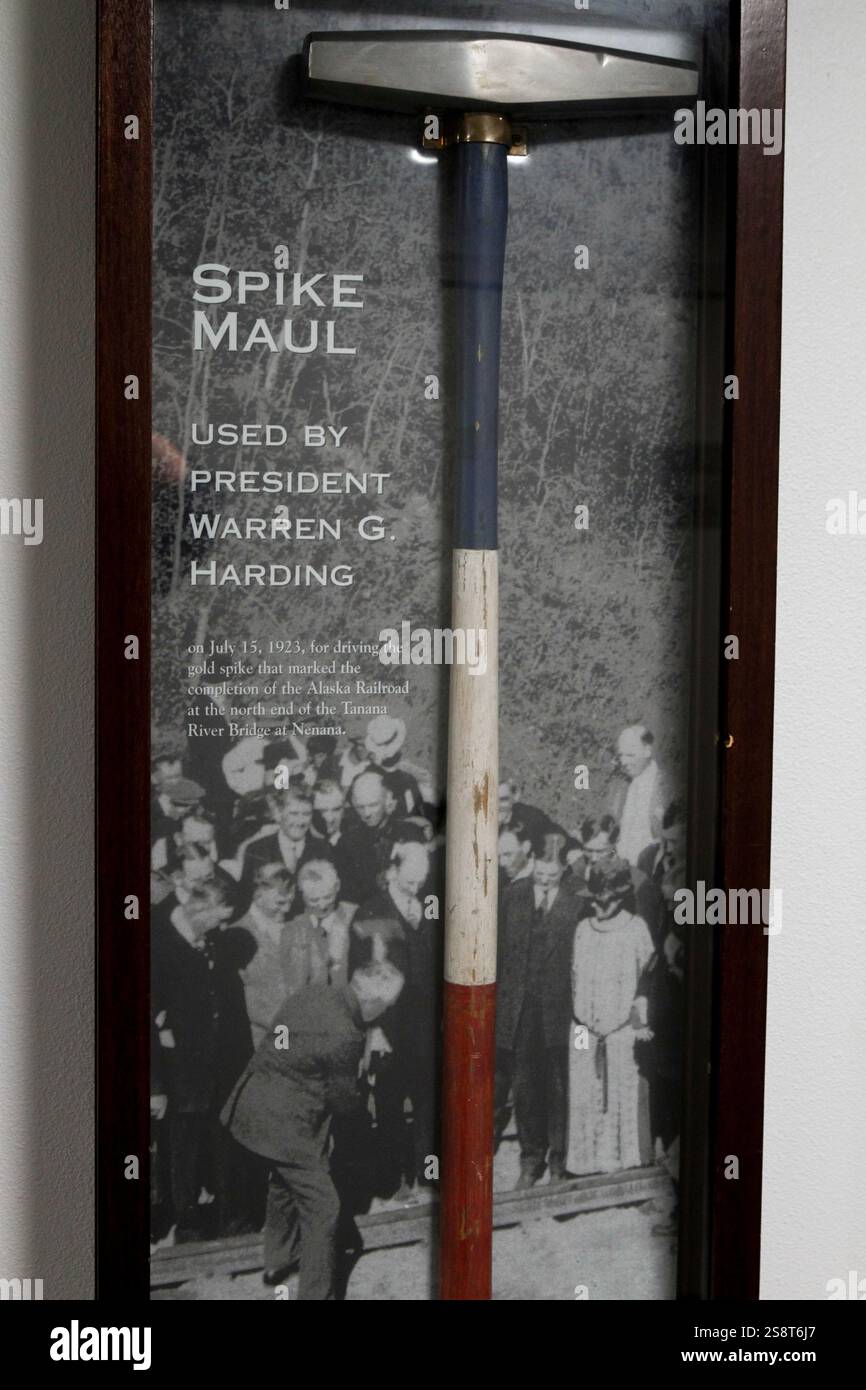 The spike maul used by President Warren G. Harding to ceremonially ...