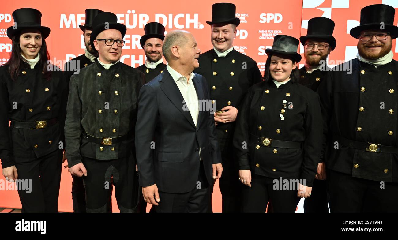 Erfurt, Germany. 23rd Jan, 2025. Federal Chancellor Olaf Scholz (SPD ...