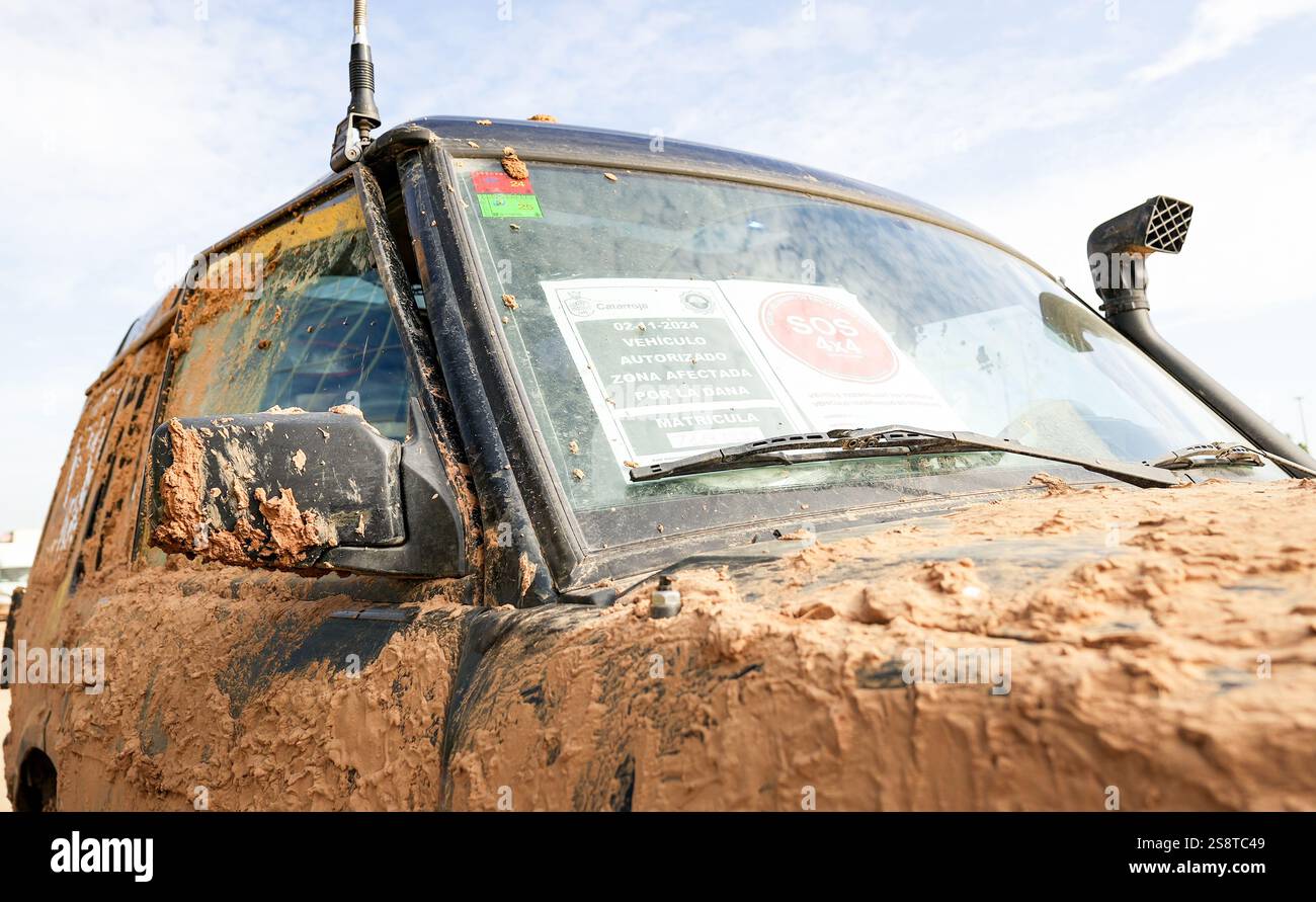 SOS 4x4 vehicle operating after DANA flood. Grupo Voluntario de Rescate ...