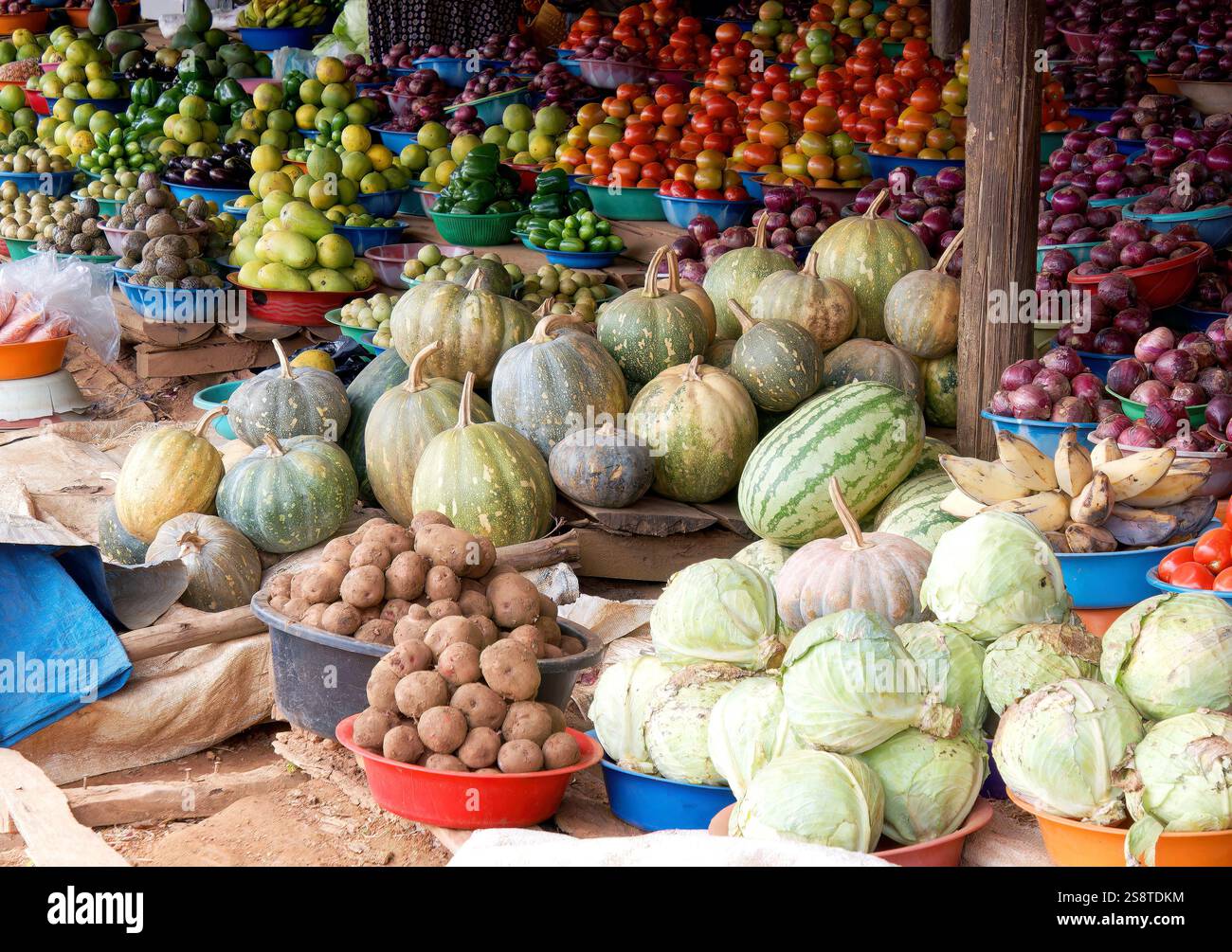 fruit and vegetable vendor, Uganda, East Africa Stock Photo - Alamy
