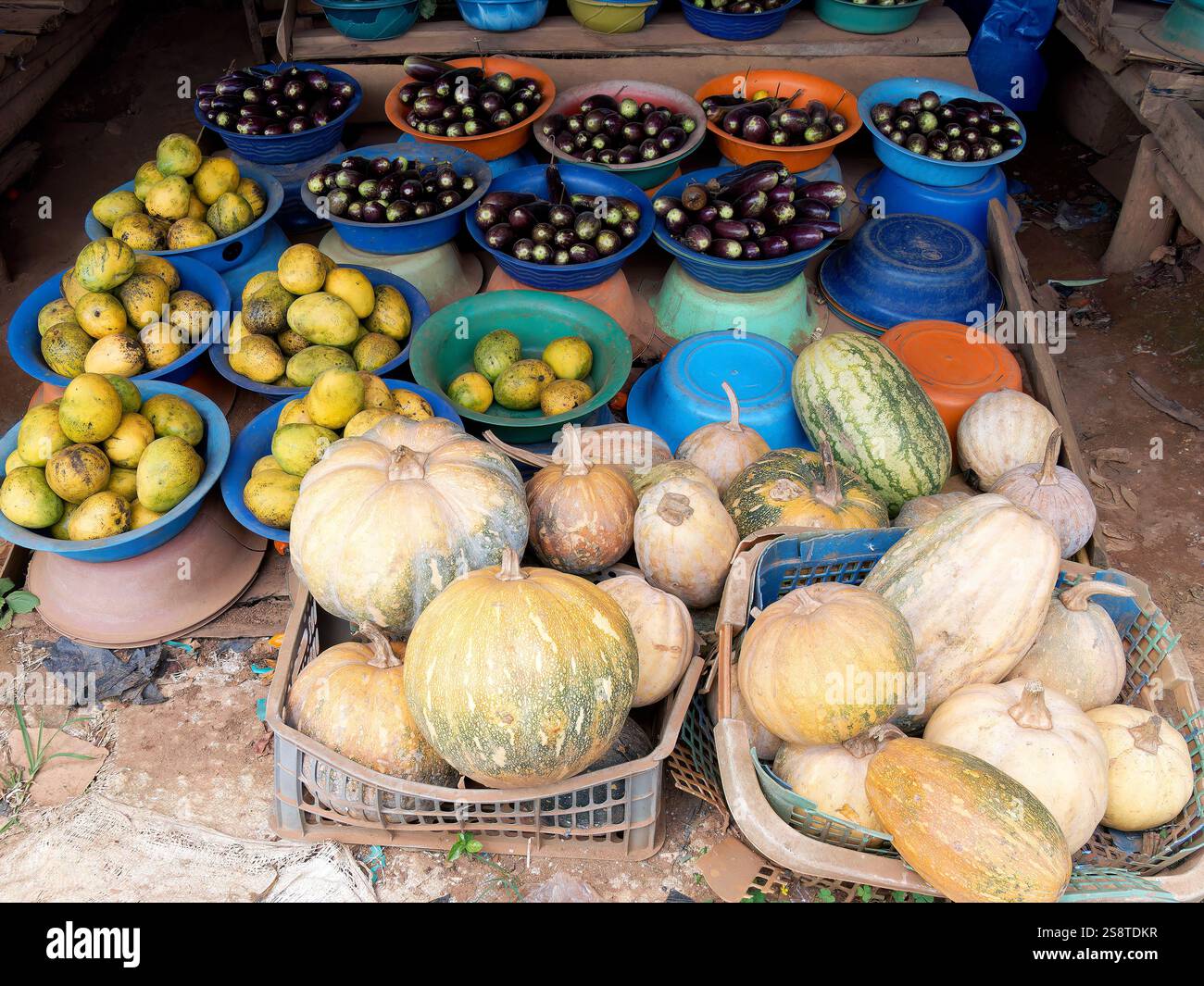 fruit and vegetable vendor, Uganda, East Africa Stock Photo - Alamy
