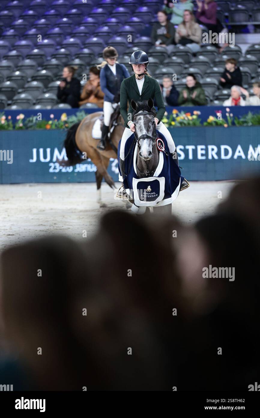 Tessa Delger with Orlando N during the prize giving ceremony of the IB ...