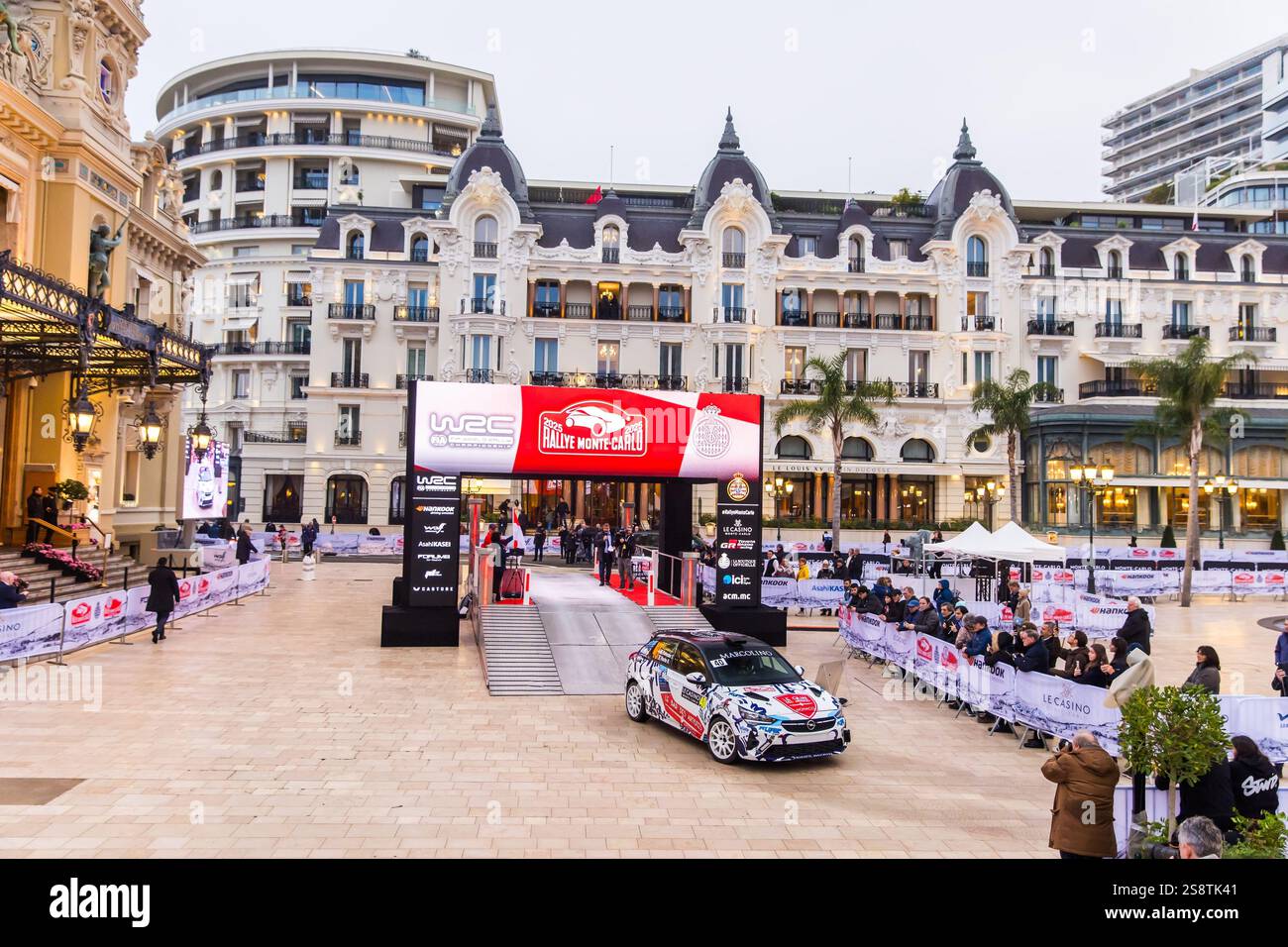 40 Eliott DELECOUR, Romain ROCHE, Opel Corsa Rally4, ambiance during ...