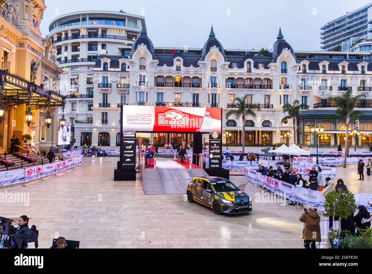 77 Julien SAUNIER, Frederic VAUCLARE, Renault Clio Rally5, ambiance during the Rallye Automobile ...