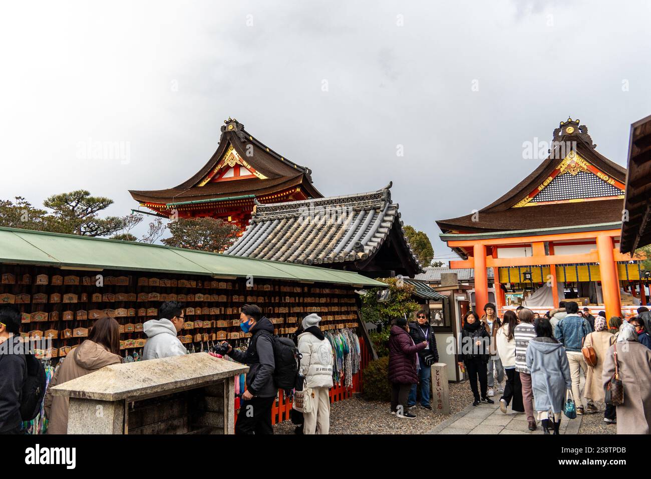 the Fushimi Inari temple grounds Stock Photo - Alamy