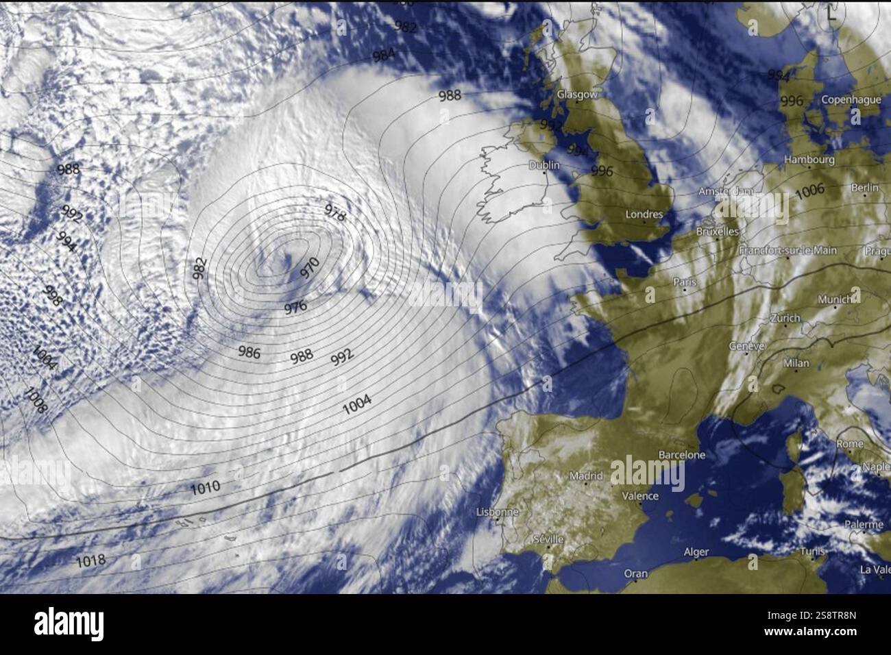 Weather map. Notices. Rain. Torrential rain due to an electrical storm ...