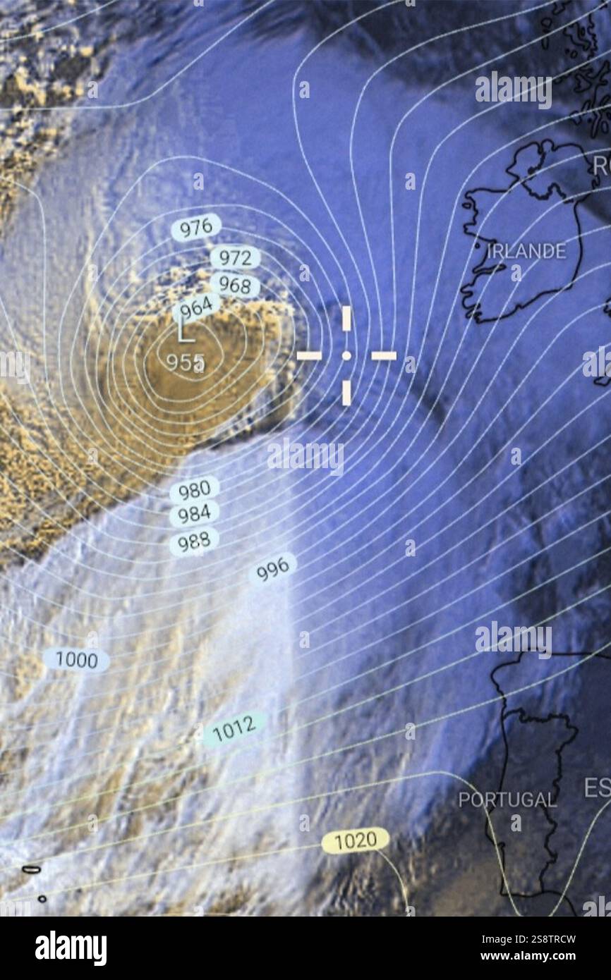 Weather map. Notices. Rain. Torrential rain due to an electrical storm ...