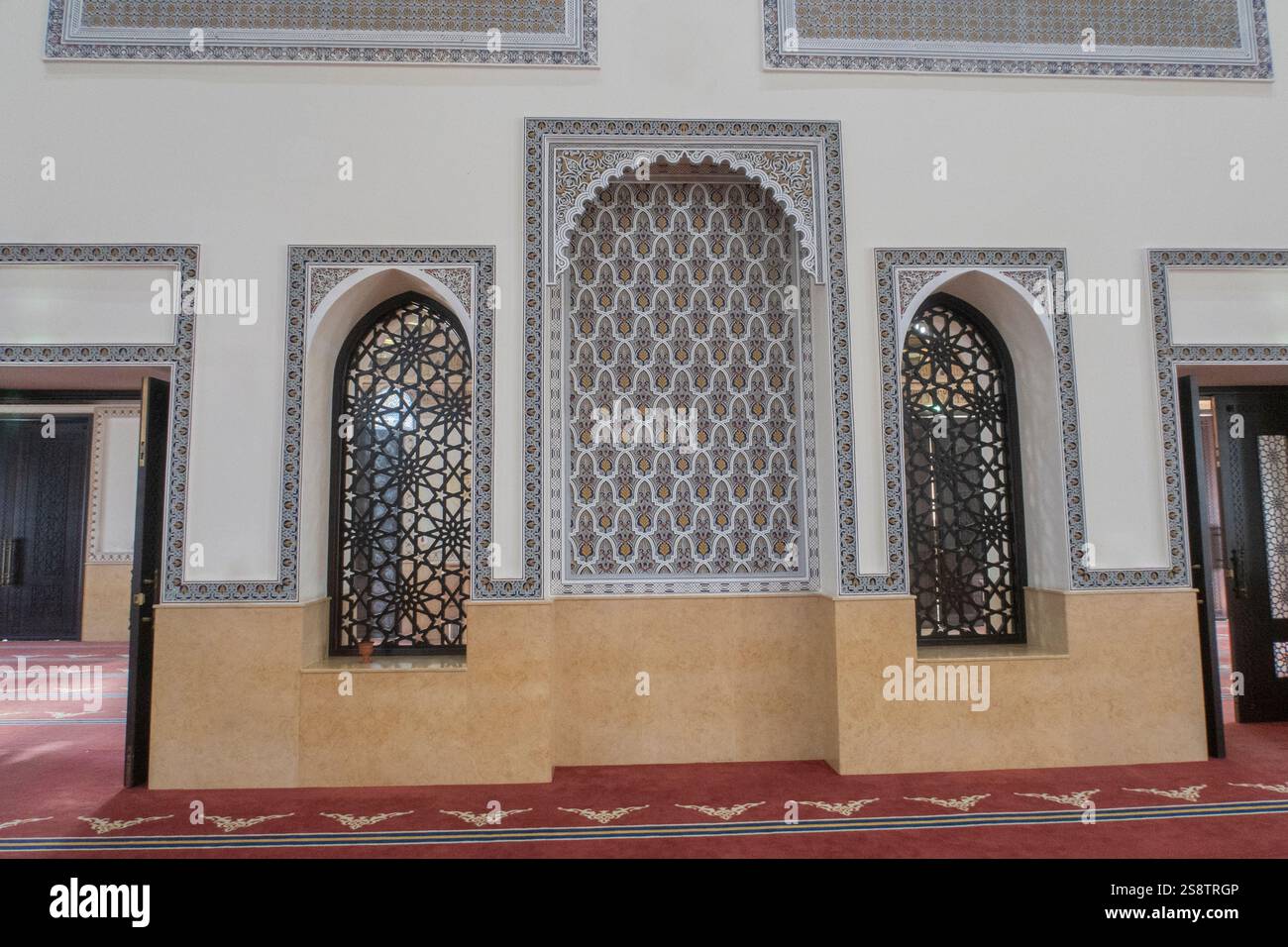 Al-Farooq-Omar-Bin-Al-Khattab-Mosque-in-Dubai is 8700 square meters ...