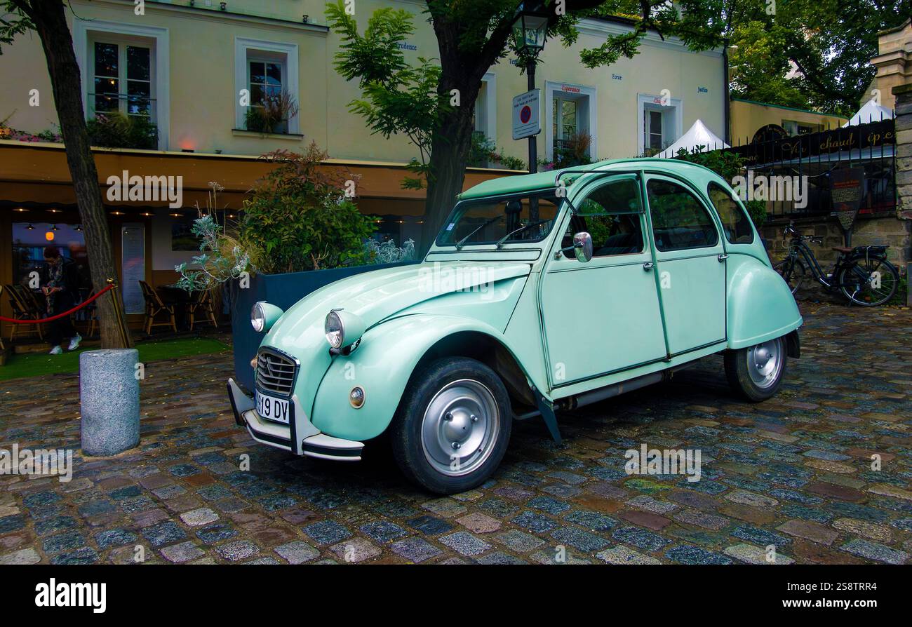 Citroen 2CV car in Place de Jean Marais, Montmatre, Paris, France Stock ...