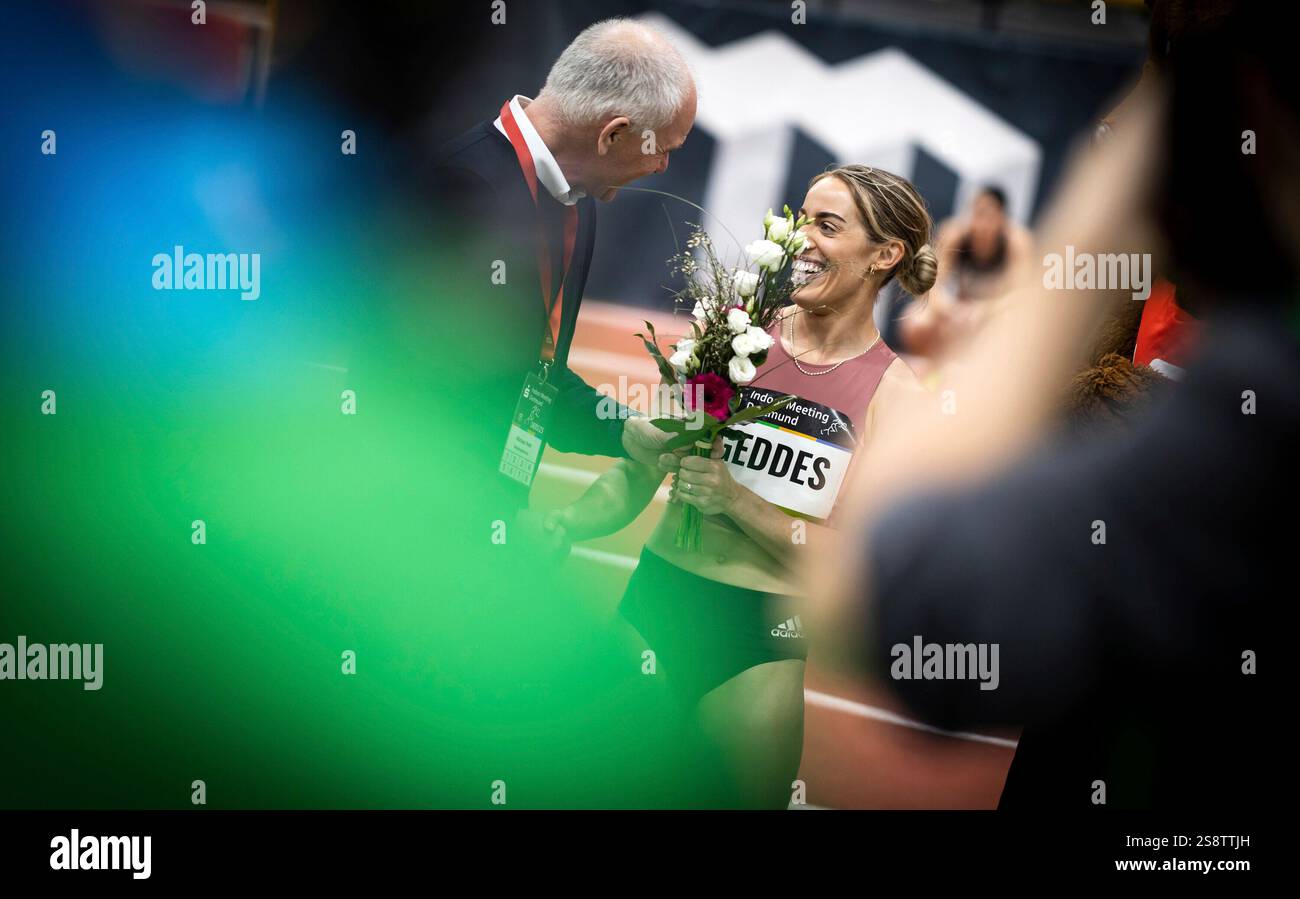 Dortmund, Deutschland. 18th Jan, 2025. Strahlende Siegerin: 60m ...