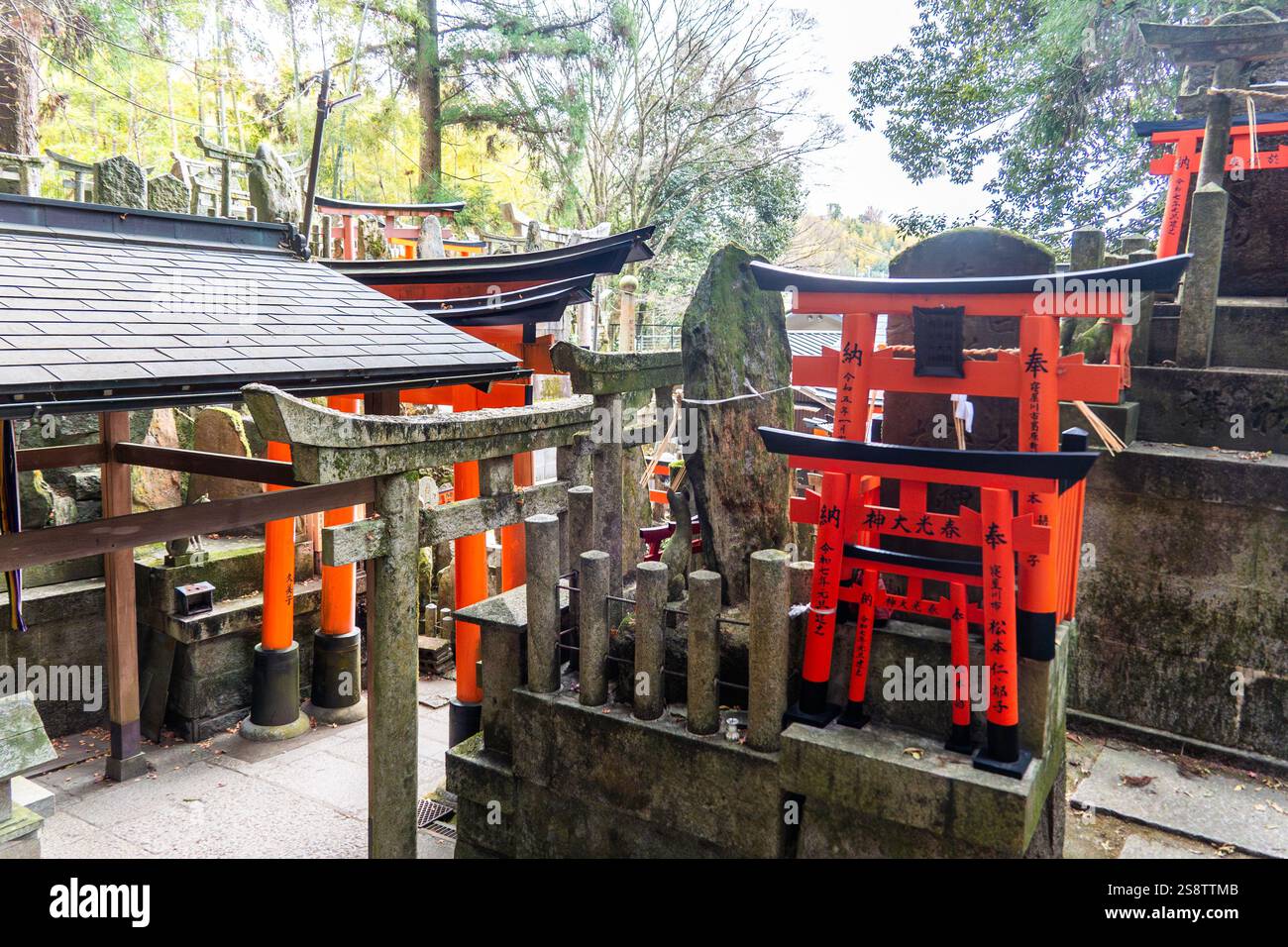 the Fushimi Inari temple grounds Stock Photo - Alamy
