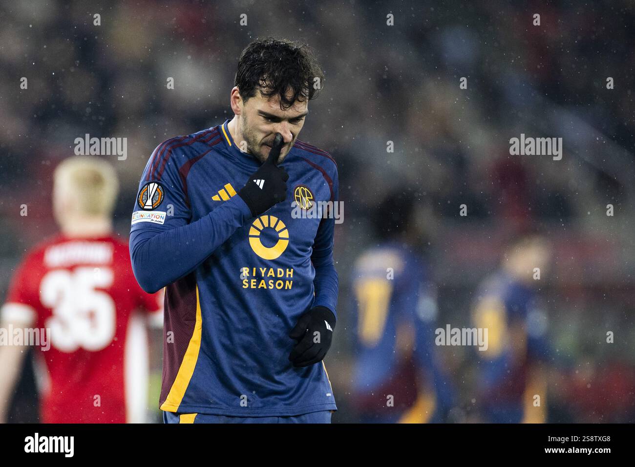 ALKMAAR - Mats Hummels of AS Roma during the UEFA Europa League match ...