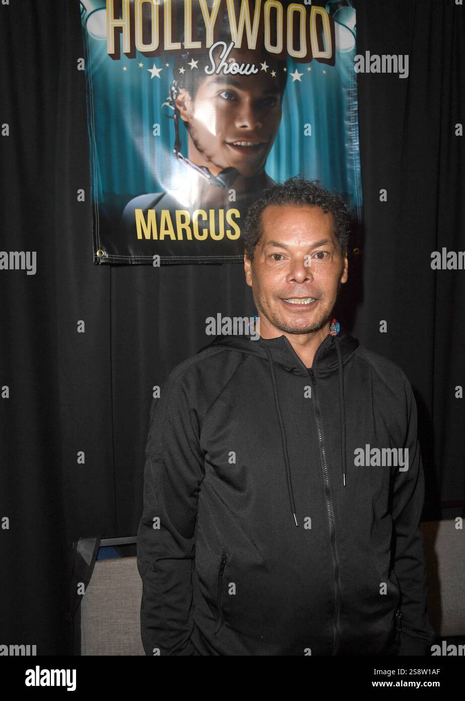 Actor Marcus Chong from "The Matrix" poses for photos and signs ...