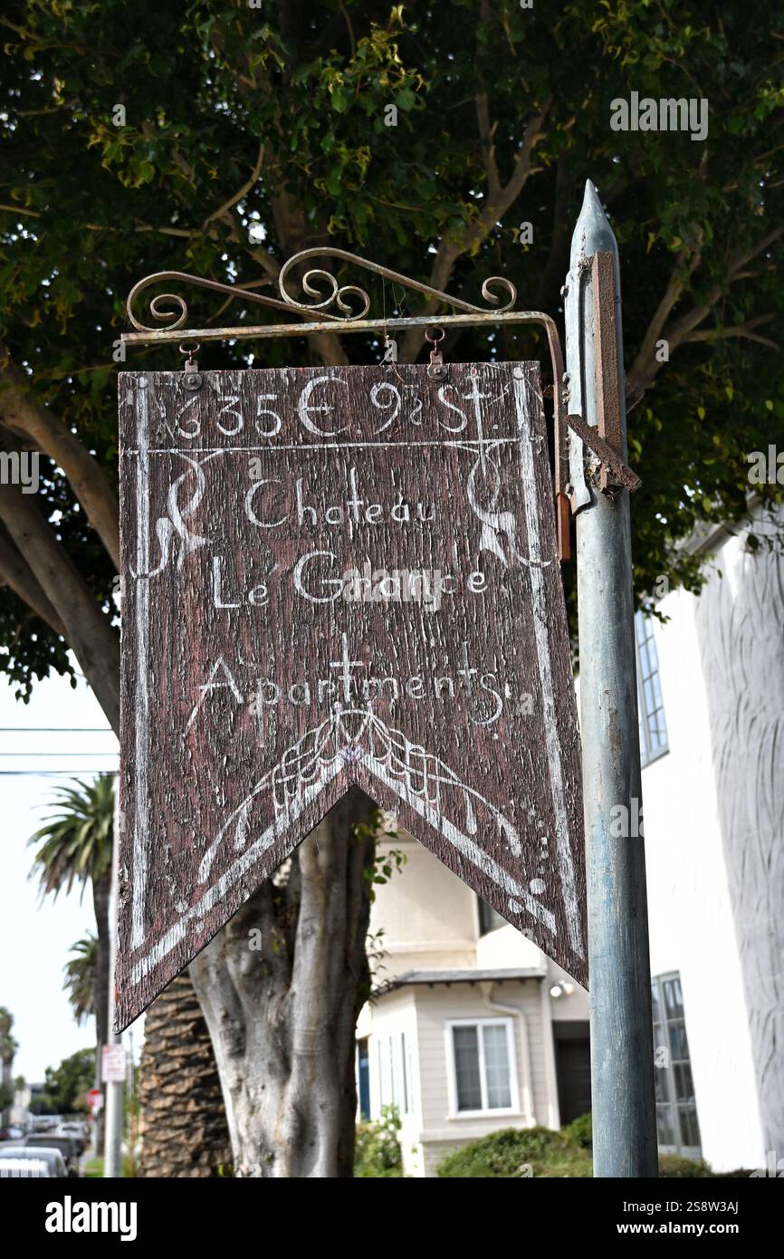 Apartments on beach in hi-res stock photography and images - Alamy