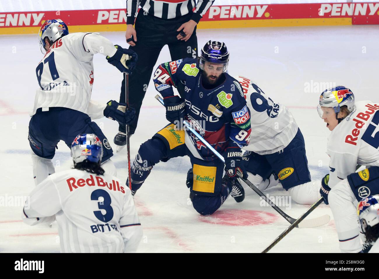 Berlin, Deutschland. 23rd Jan, 2025. 23.01.2025, Uber-Arena, Berlin, DEU, DEL, 1.EBL, Eisbaeren ...