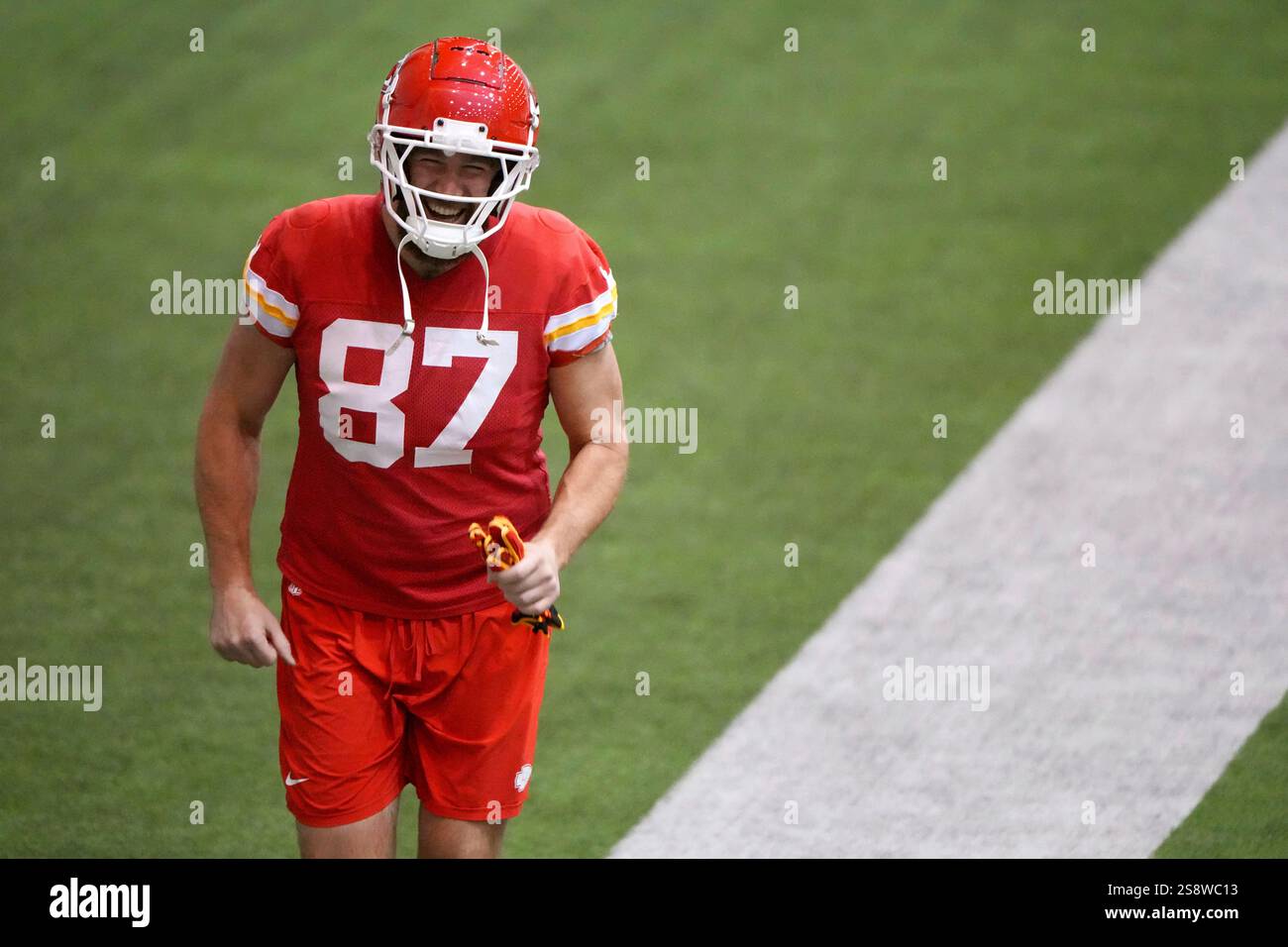 Kansas City Chiefs tight end Travis Kelce warms up before the team's ...