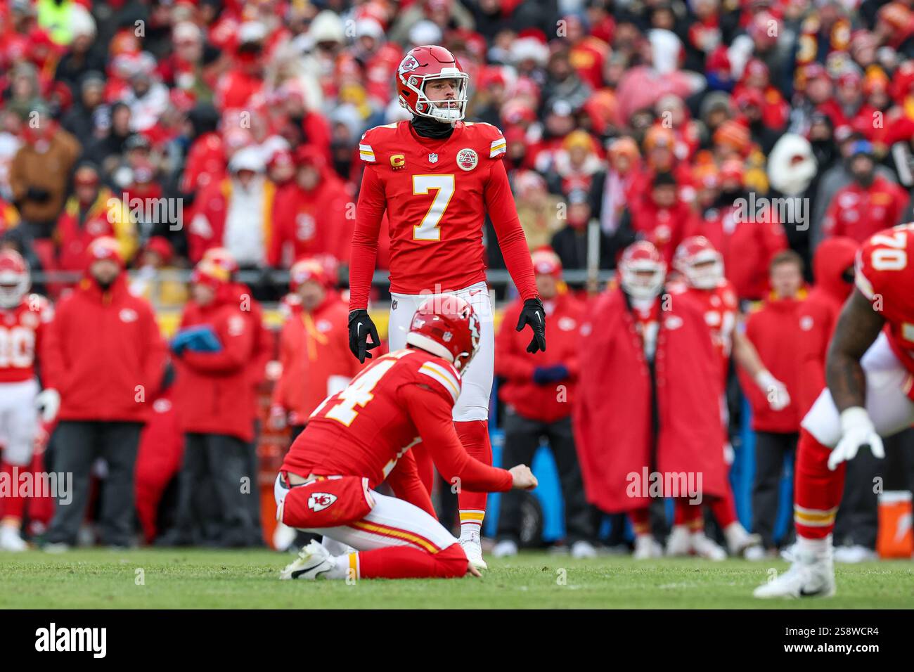 Kansas City, MO, USA. 18th Jan, 2025. Kansas City Chiefs place kicker ...