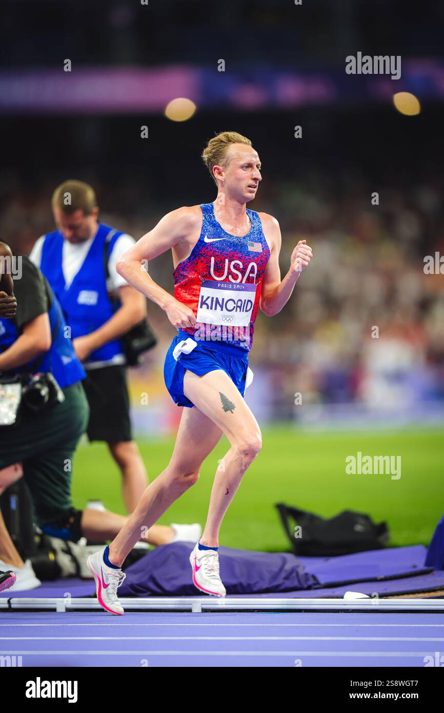 William Kincaid participating in the 10.000 meters at the Paris 2024 ...