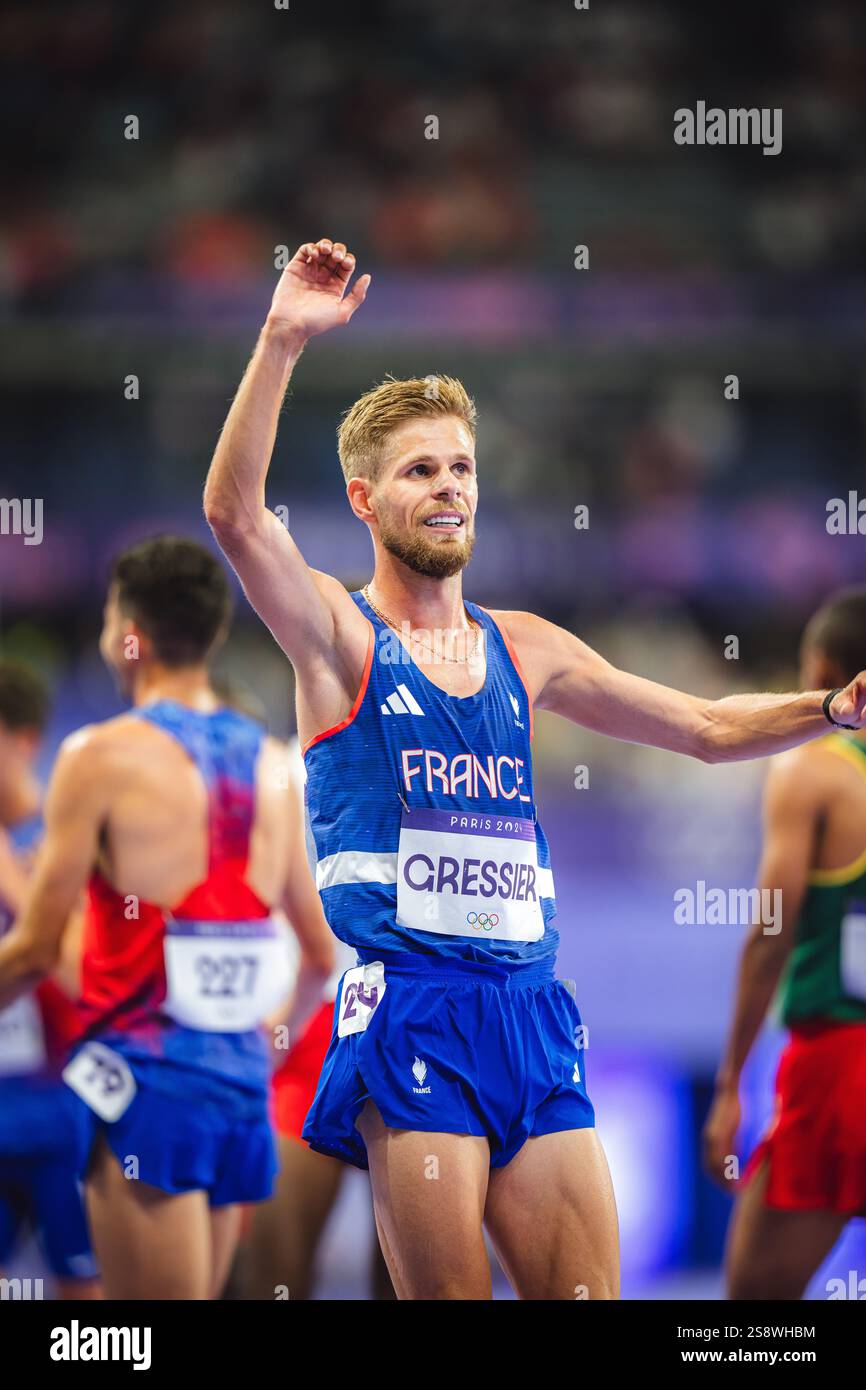 Jimmy Gressier participating in the 10.000 meters at the Paris 2024 ...