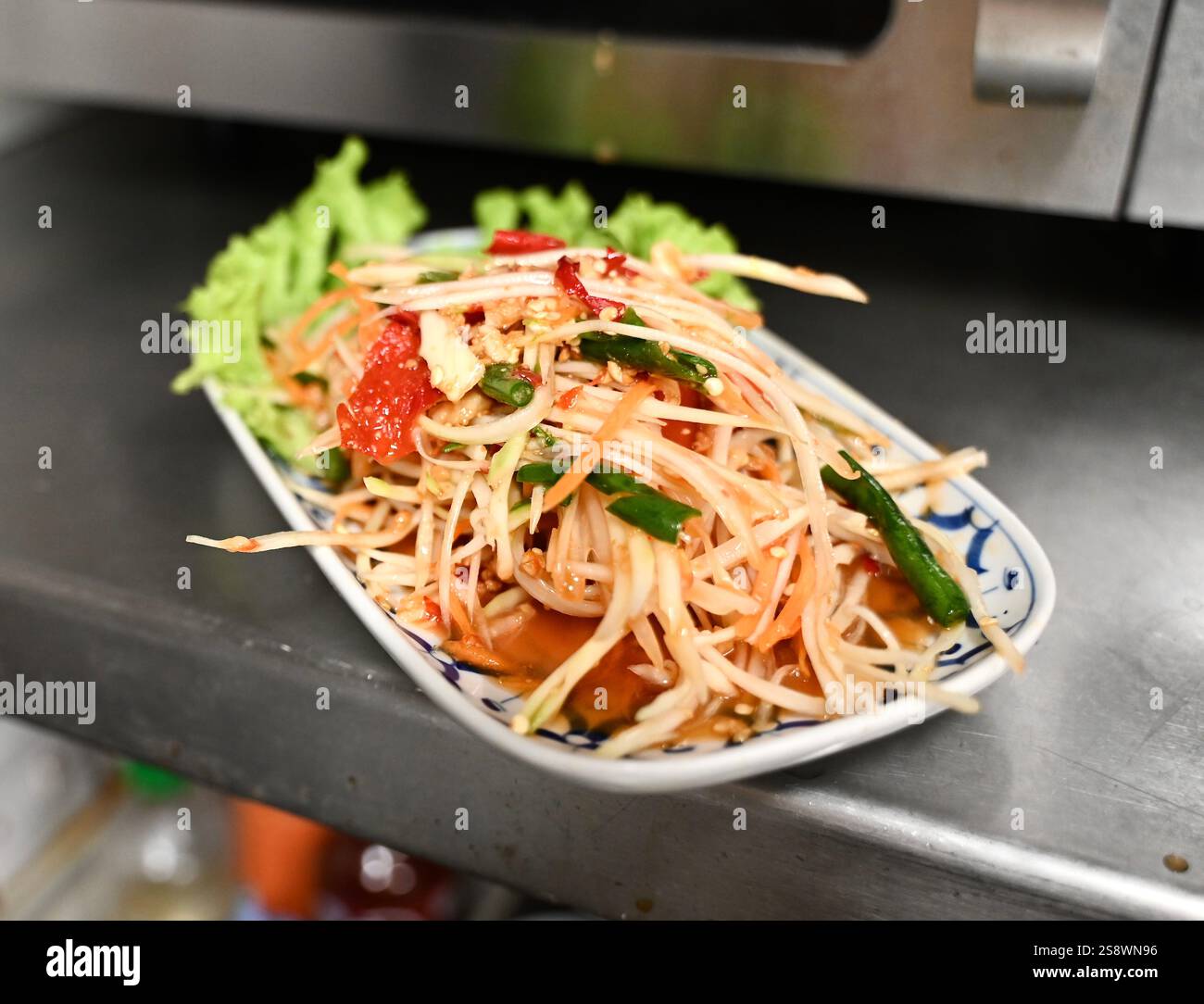 Bong Thai restaurant brings athentic Thai food to the UK cooked by real ...