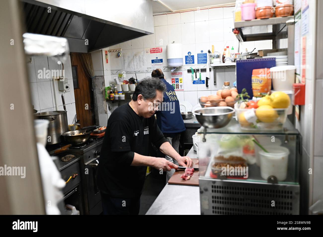 Bong Thai restaurant brings athentic Thai food to the UK cooked by real ...