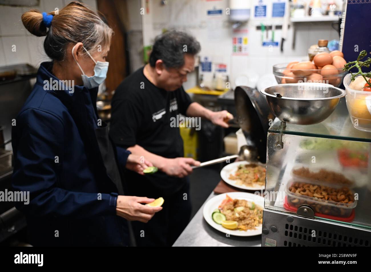 Bong Thai restaurant brings athentic Thai food to the UK cooked by real ...