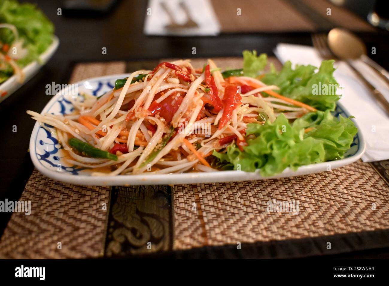 Bong Thai restaurant brings athentic Thai food to the UK cooked by real ...
