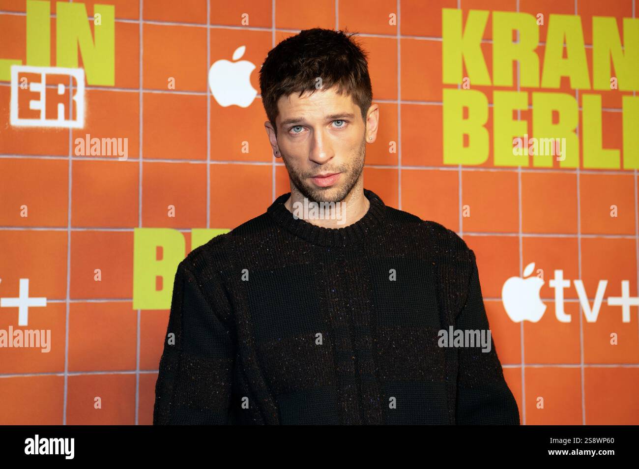 Slavko Popadic beim Photocall zur Apple TV+ Serie 'KRANK Berlin' in ...