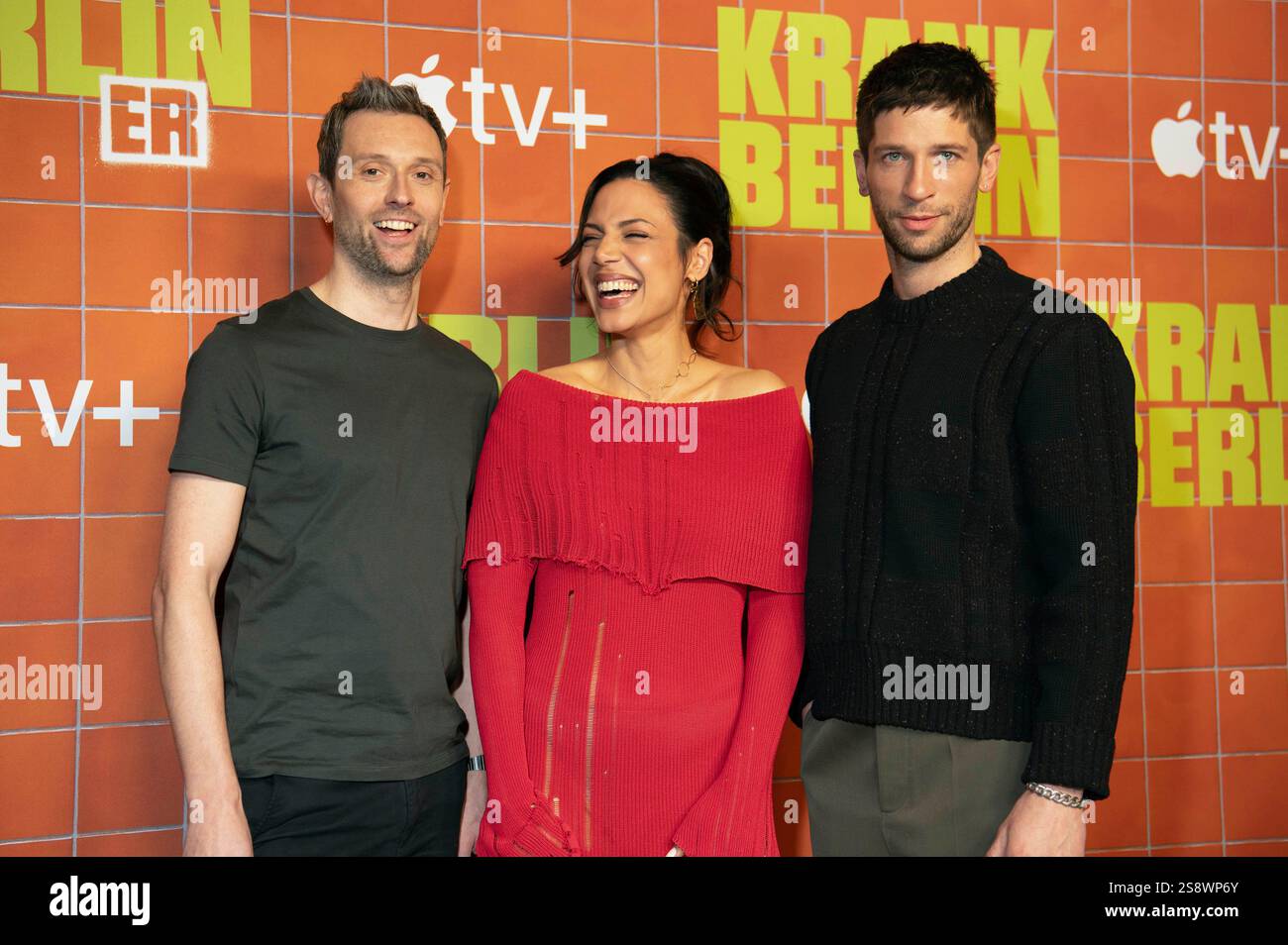 Samuel Jefferson, Haley Louise Jones und Slavko Popadic beim Photocall ...