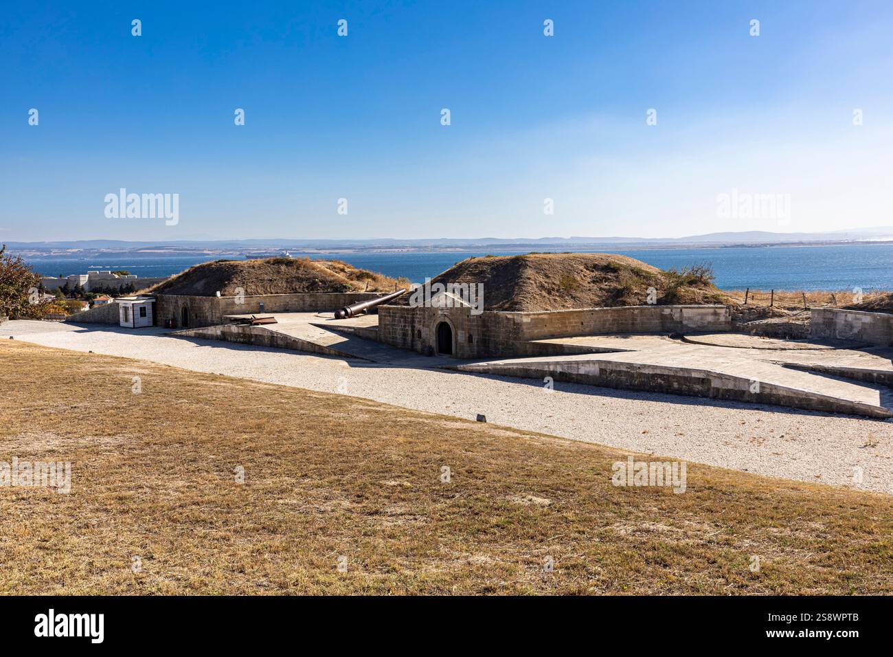 Artillery battery of Ertugrul fort, Seddulbahir(Sedd el Bahr), Tip of ...