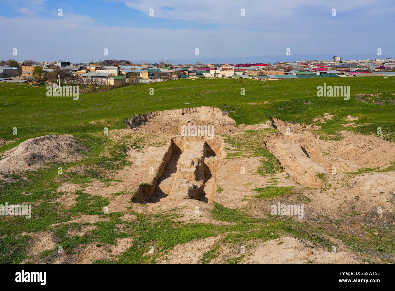 Afrasiyab (Afrosiyob) ancient settlement in ruins in Samarkand ...