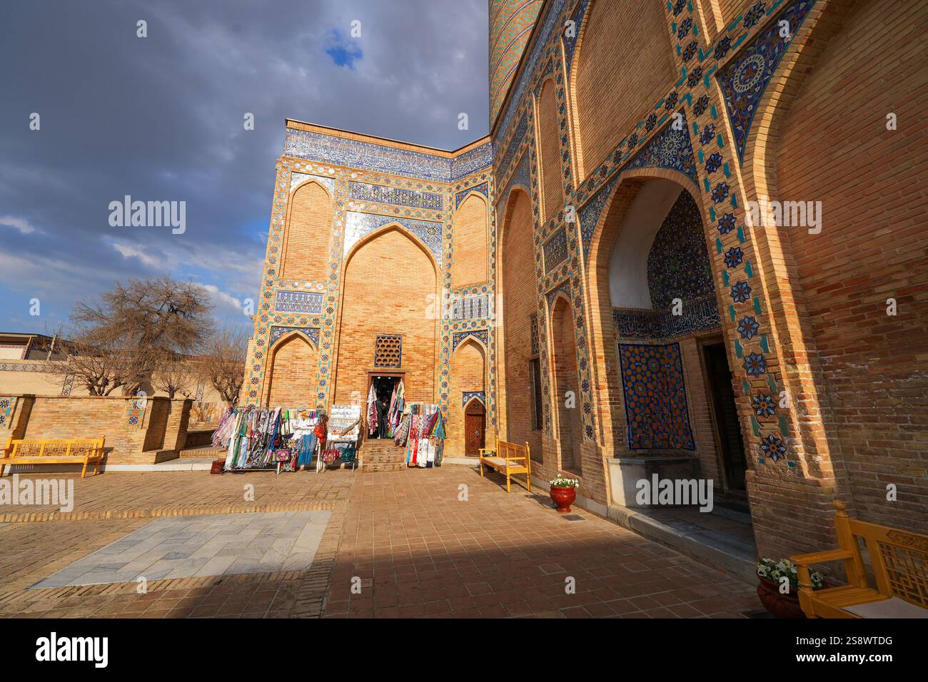 Gur-e-Amir or Amir Temur (Tamerlane) Mausoleum in Samarkand, Uzbekistan ...