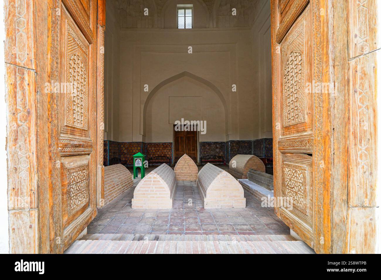 Rukhobod Mausoleum (Ruhabad) aka the tomb of sheik Burhanuddin Sagarji ...