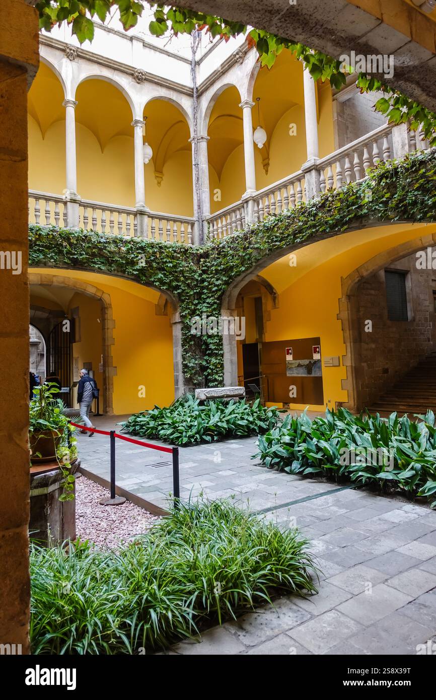 Palau del Lloctinent, built by Antoni Carbonell in 1500s in Gothic ...