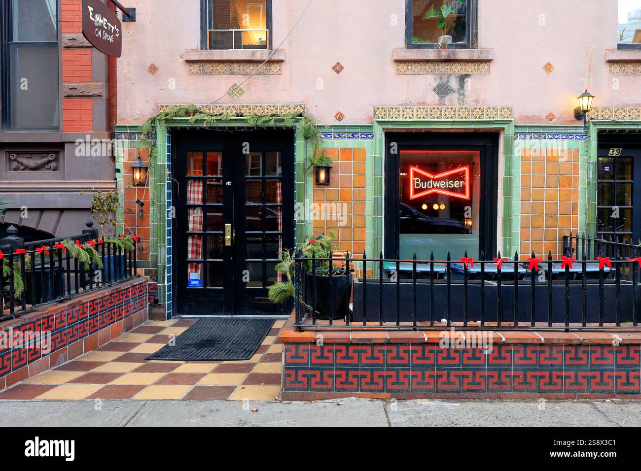 Emmett's on Grove, 39 Grove St, New York, NYC storefront of a tavern ...