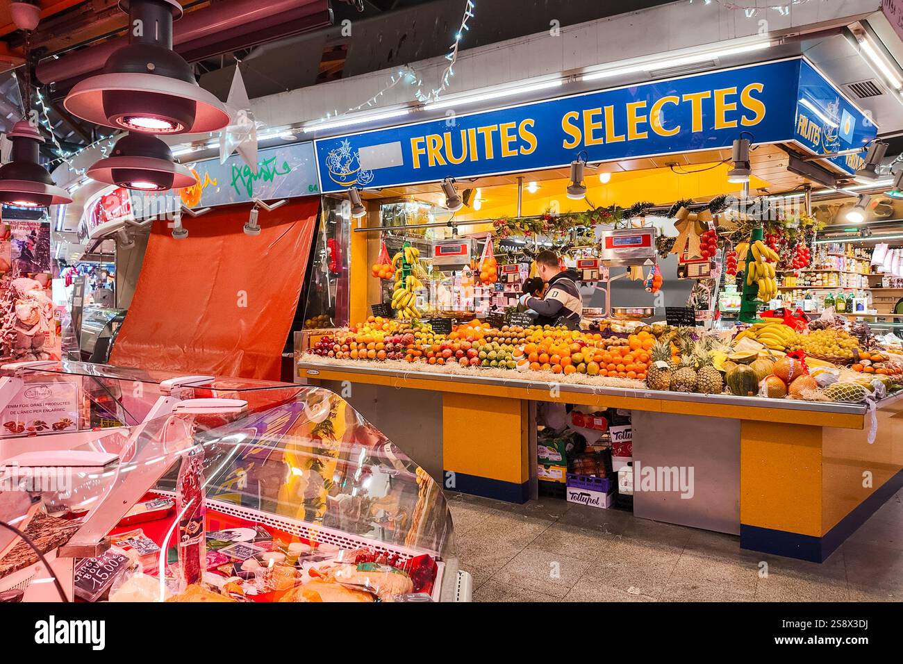 Mercat de Santa Caterina: Historic market in Barcelona's Gothic Quarter Stock Photo - Alamy