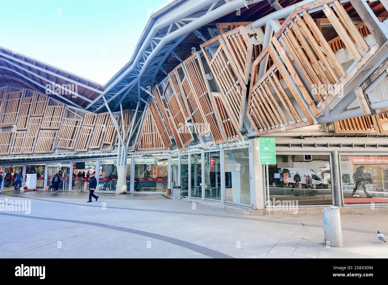 Mercat de Santa Caterina: Historic market in Barcelona's Gothic Quarter ...